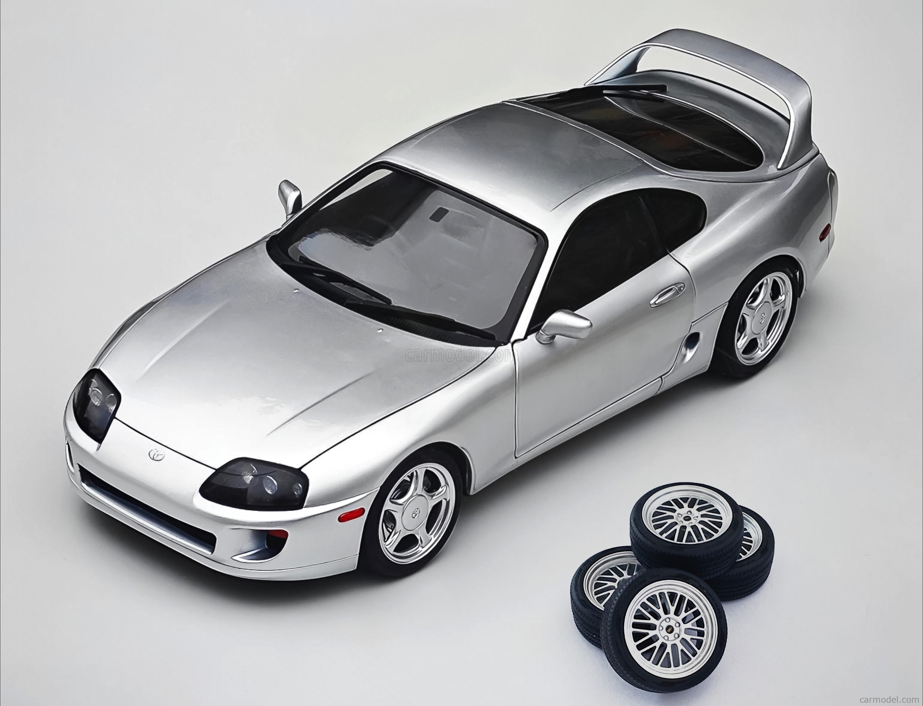 SUN-STAR WA001F Scale 1/18 | TOYOTA SUPRA (A80) LHD COUPE 2014 SILVER