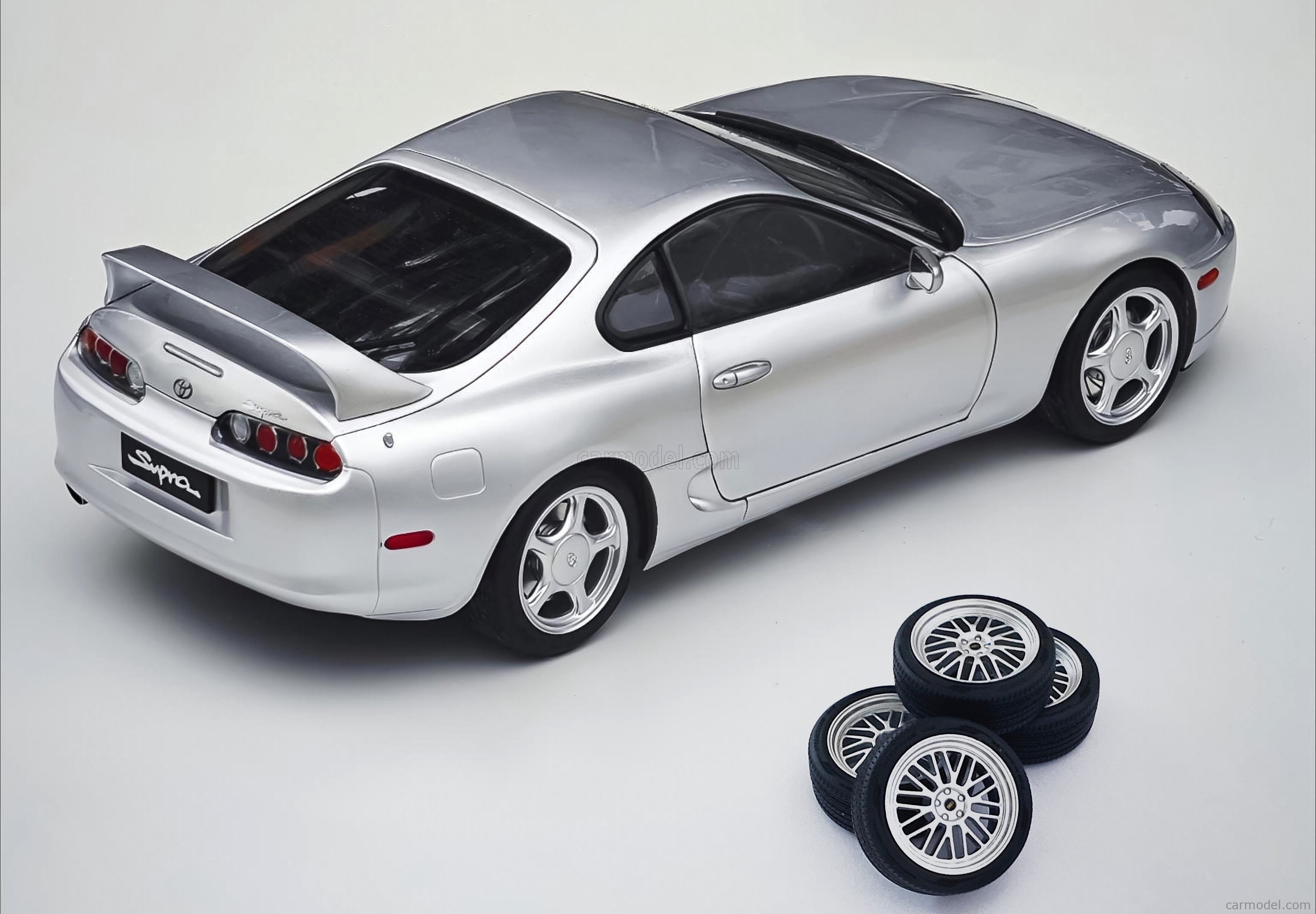 SUN-STAR WA001F Scale 1/18 | TOYOTA SUPRA (A80) LHD COUPE 2014 SILVER