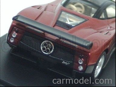 SPARK-MODEL S0698 Scale 1/43 | PAGANI ZONDA F COUPE 2006 RED MET