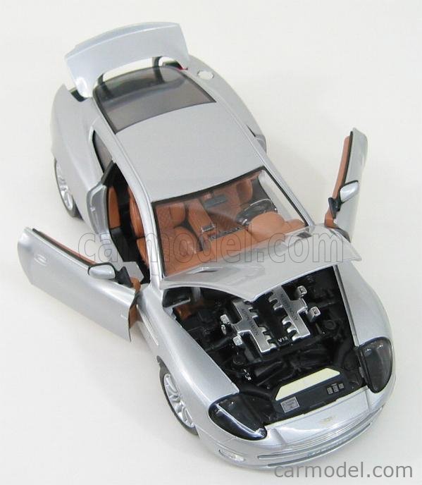 BURAGO BB34063 Scale 1/18 | ASTON MARTIN VANQUISH V12 SILVER