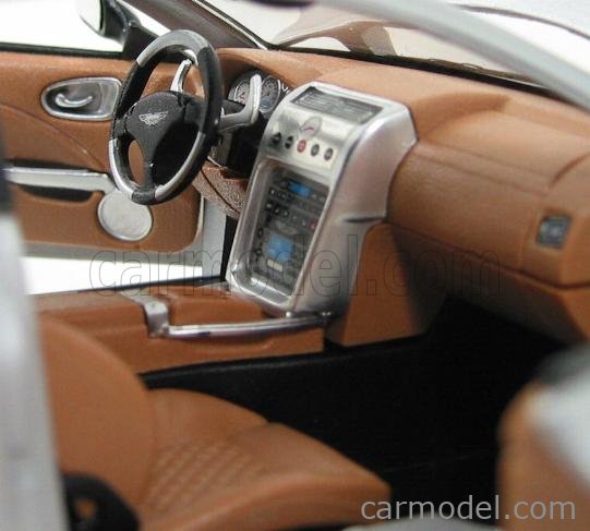 BURAGO BB34063 Scale 1/18 | ASTON MARTIN VANQUISH V12 SILVER