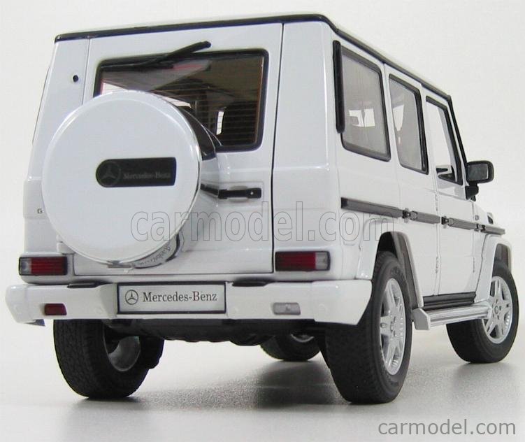 AUTOART 76103 Scale 1/18 | MERCEDES BENZ G-CLASS LWB WHITE