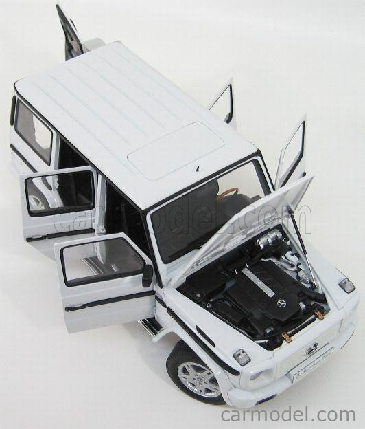 AUTOART 76103 Scale 1/18 | MERCEDES BENZ G-CLASS LWB WHITE