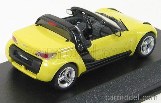 MINICHAMPS 0014179 Scale 1/43 | SMART ROADSTER SHINE YELLOW