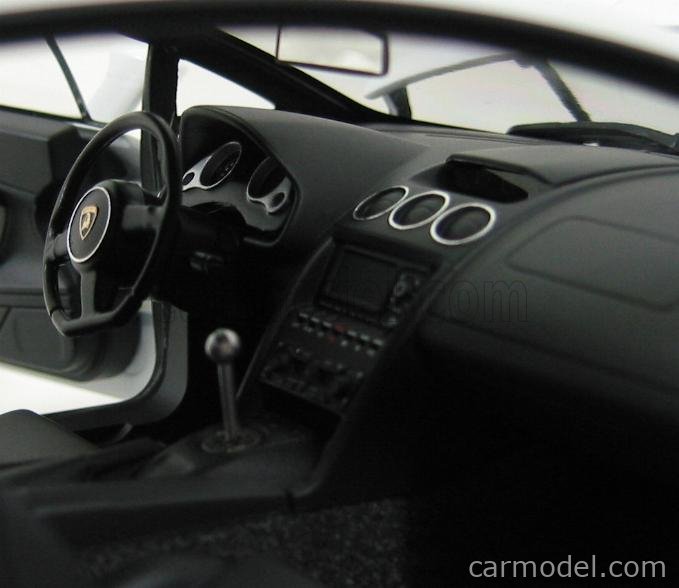 AUTOART 74587 Масштаб 1/18 | LAMBORGHINI GALLARDO LP560-4 2009 WHITE