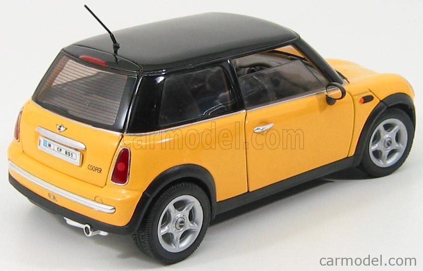 WELLY WE19851Y Scale 1/18 | MINI COOPER 2001 YELLOW BLACK