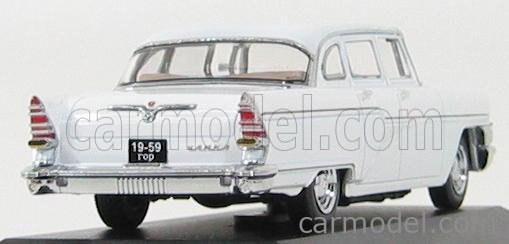 IST-MODELS IST085 Scale 1/43 | GAZ 13 TCHAIKA 1965 WHITE