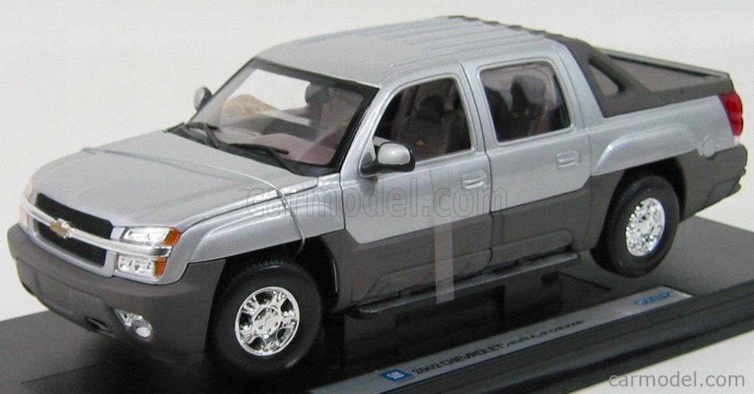 WELLY 9830W/3 Scale 1/18 | CHEVROLET AVALANCHE PICK-UP 2002 SILVER