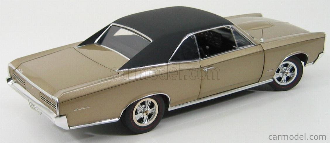 HIGHWAY61 50779 Scale 1/18 | PONTIAC GTO COUPE 1966 BEIGE MET BLACK