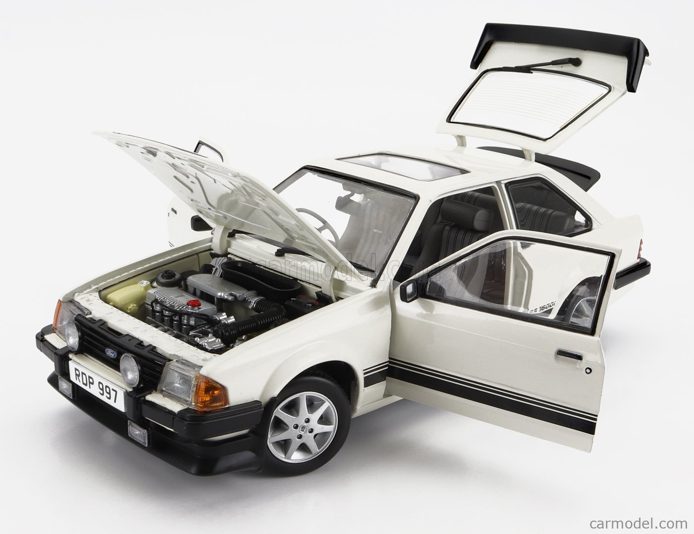 SUN-STAR 04997R Scale 1/18 | FORD ENGLAND ESCORT RS 1600i 1984 WHITE