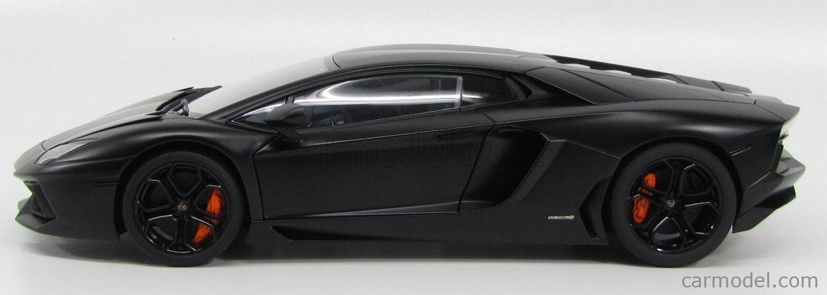 AUTOART 74661 Scale 1/18 | LAMBORGHINI AVENTADOR LP700-4 2011 MATT BLACK