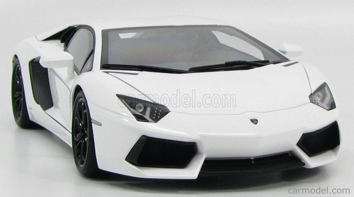 AUTOART 74663 Scale 1/18 | LAMBORGHINI AVENTADOR LP700-4 2011 WHITE