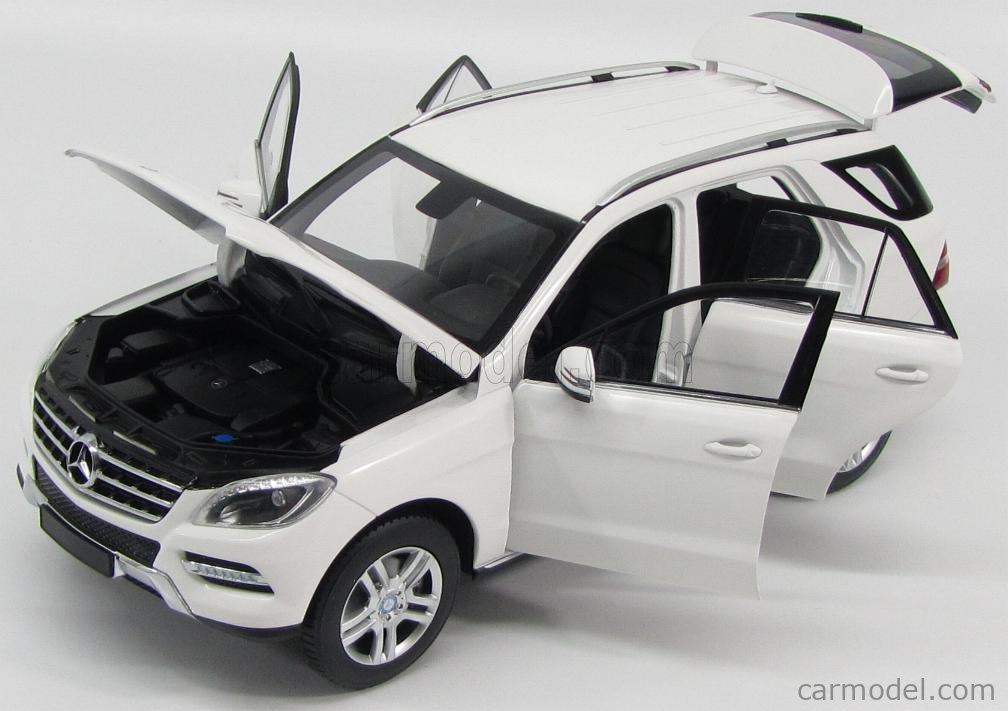 MINICHAMPS 100030101 Scale 1/18 | MERCEDES BENZ M-CLASS ML 2011 WHITE