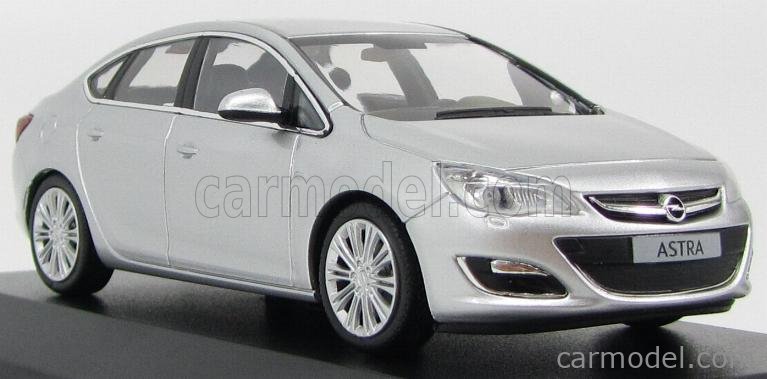 MINICHAMPS 410042000 Scale 1/43 | OPEL ASTRA 4-DOOR 2012 SILVER