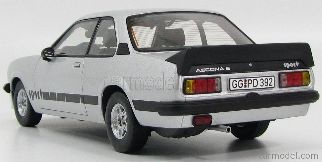 SUN-STAR 05392 Escala 1/18 | OPEL ASCONA B SPORT 2-DOOR 1980 SILVER