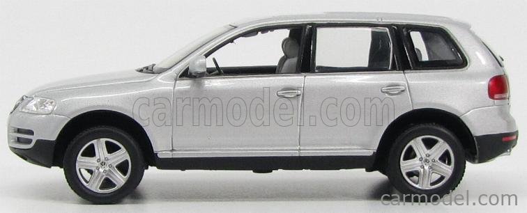 MINICHAMPS 68625 Scale 1/43 | VOLKSWAGEN TOUAREG 2003 SILVER