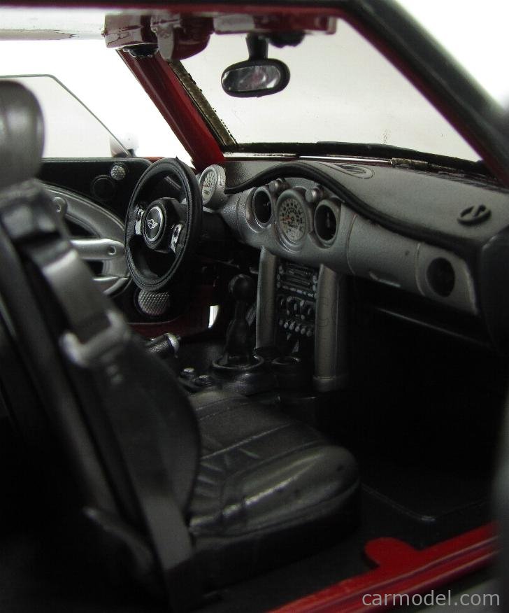 WELLY WE19851R Scale 1/18 | MINI COOPER 2001 RED WHITE