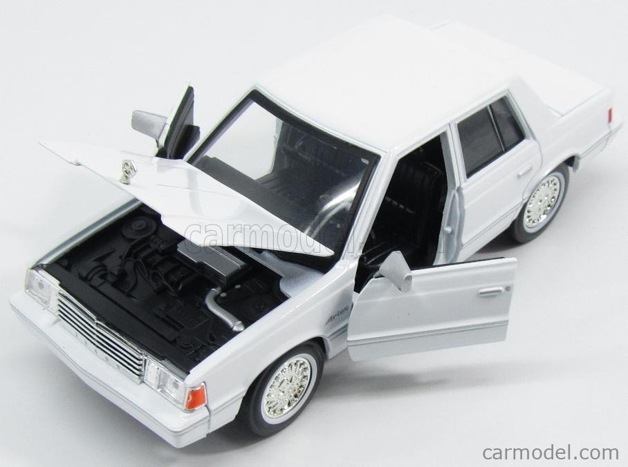 MOTOR-MAX 73335WH Scale 1/24 | DODGE ARIES K 1982 WHITE